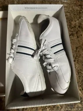 Tommy Hilfiger | Shoes | Tommy Hilfiger White Sneakers With Navy Heel ...